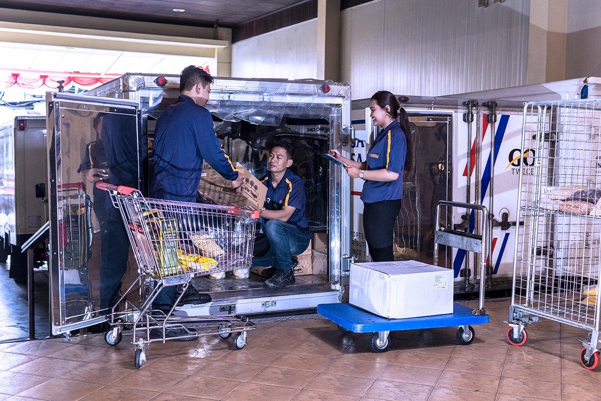 Alamboga Internusa Provide Food Supplies to Customers in Labuhan Bajo ...